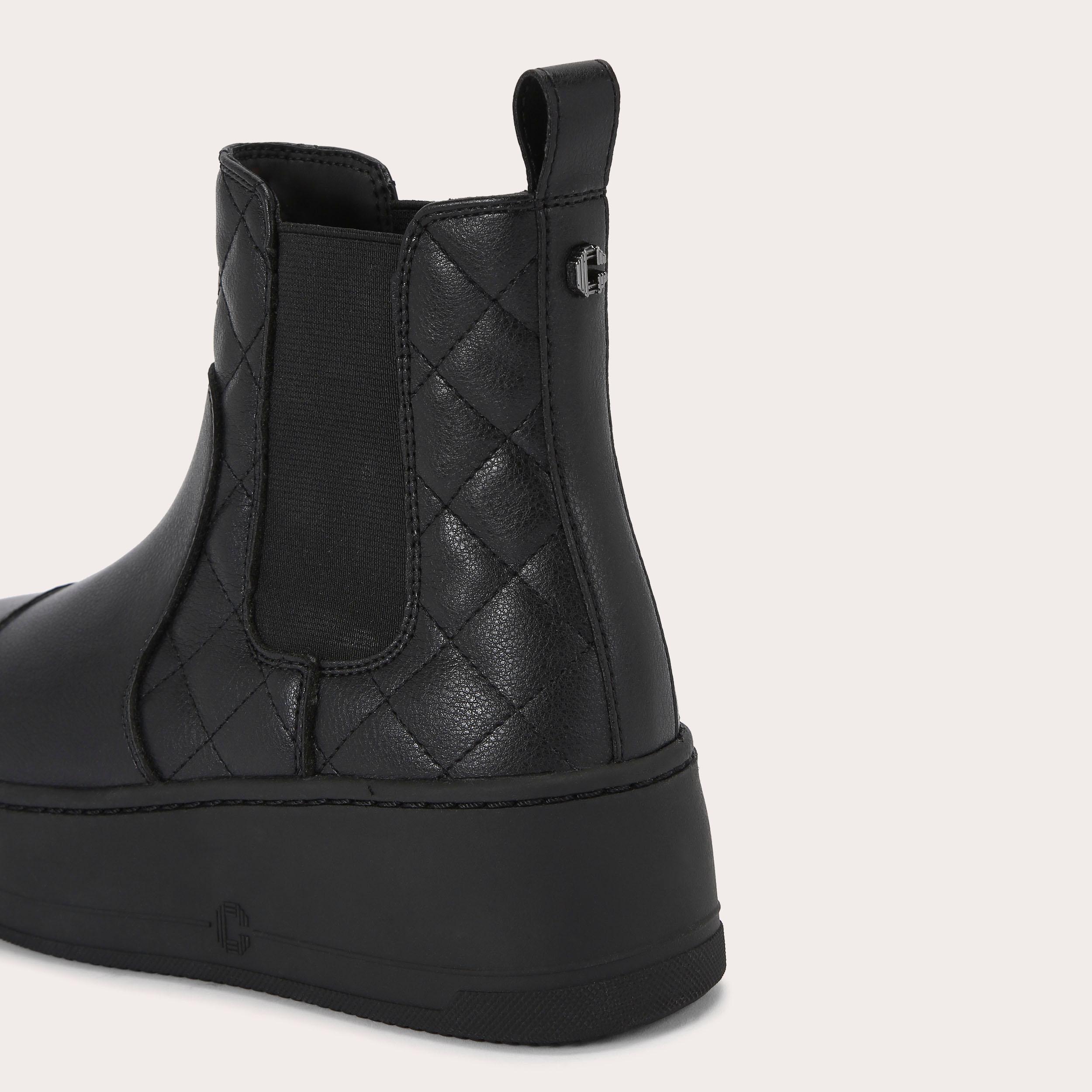 CONNECTED QUILT BOOT by CARVELA